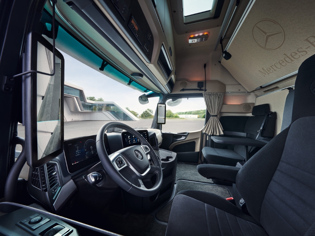 Mercedes-Benz Actros L con Pro Cabin | Truck Italia | 125814